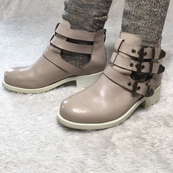 Eric Michael | Shoes | Ankle Boot Eric Michael Taupe Eu37 | Poshmark